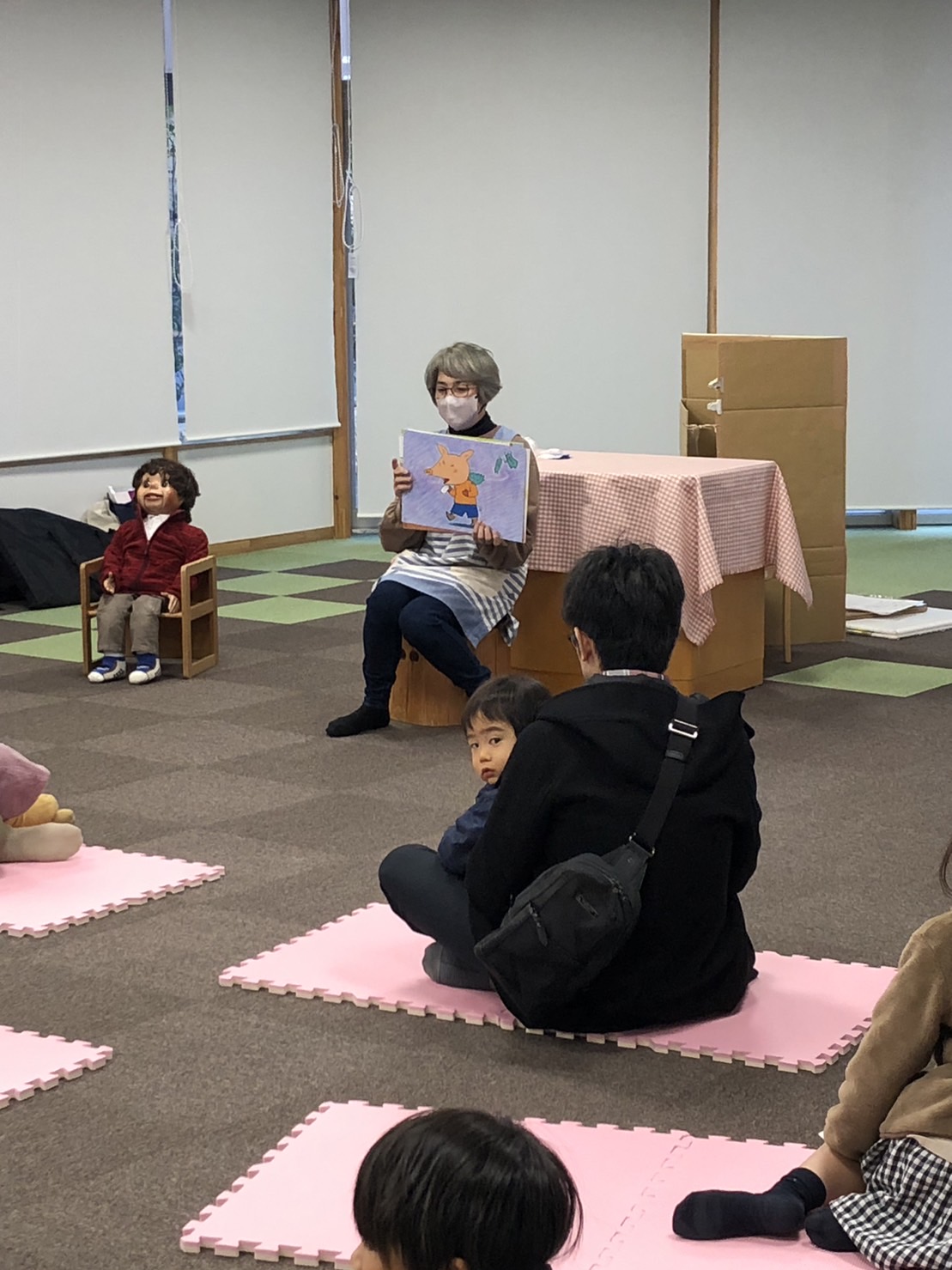 R5.11月の玉川こども図書館のおはなしの部屋 - NPO法人-子育て支援さくらっこNPO法人-子育て支援さくらっこ